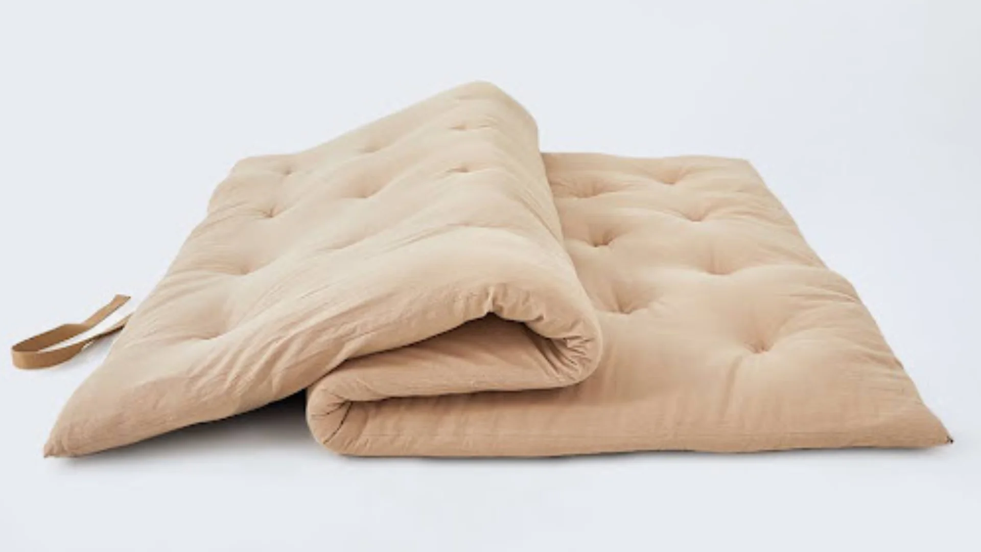 Small Apartment Living on a Dime: Stylish and Affordable Cheap Futon Beds