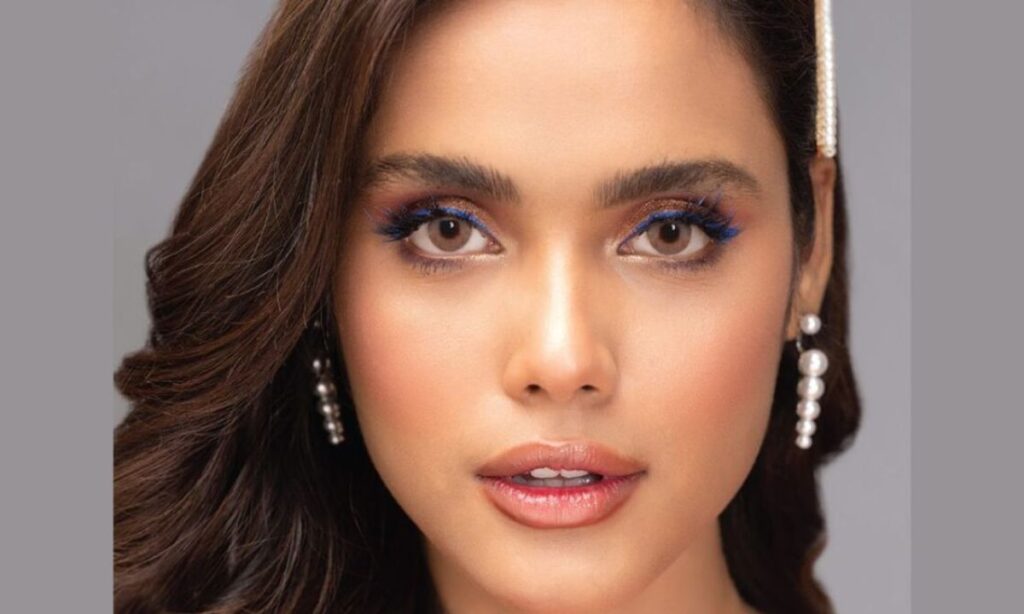 How to Mix and Match Daily Coloured Lenses for Different Events in a ...